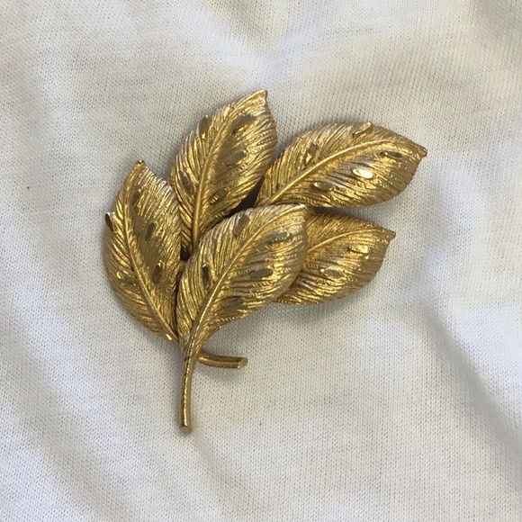 Coro | Jewelry | Vintage Coro Brushed Gold Brooch Pin | Poshmark